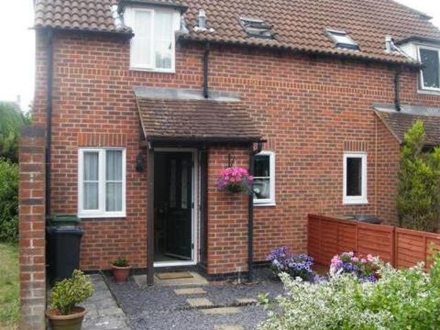 1 bedroom house for rent in Rosehip Way Lychpit RG24