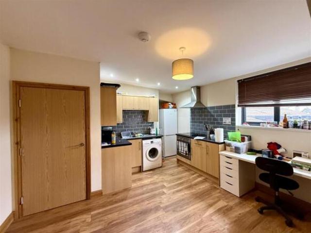 1 bedroom house for rent in Richmond Road, Roath, CF24