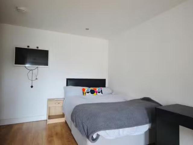 1 bedroom house for rent in Upper Hill Street, City Centre / G.