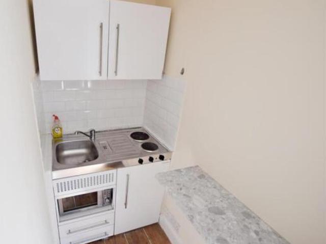 1 bedroom house for rent in Vicarage Road, Watford, WD18