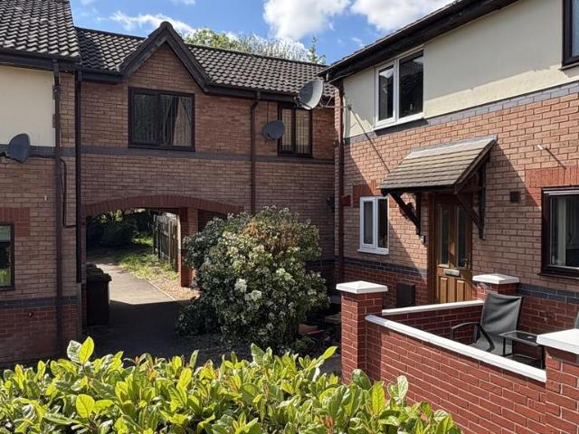 1 bedroom house for sale