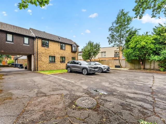 1 bedroom house for sale
