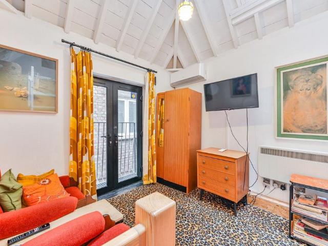 1 bedroom house for sale