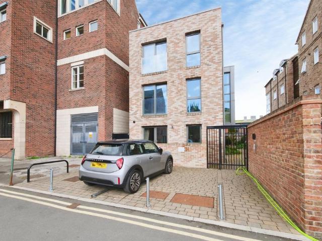 1 bedroom house for sale