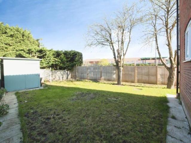 1 bedroom house for sale in Nayland Close, Luton, LU2
