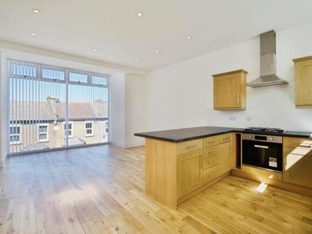 1 bedroom house for sale in Steele Road, London, E11