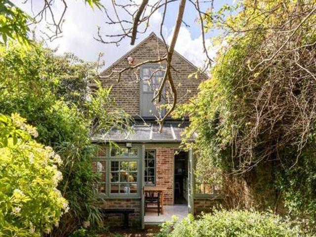 1 Bedroom House For Sale In Turnham Green