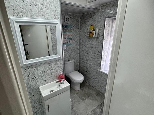 1 bedroom house in Dagenham