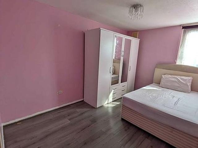 1 bedroom house in Edgware
