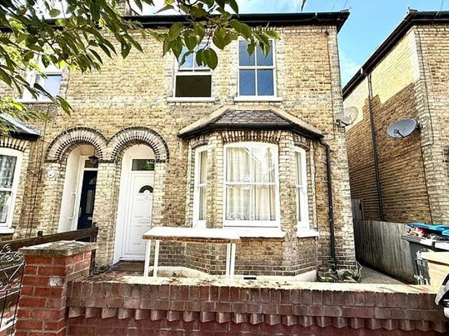 1 bedroom house in Kingston Upon Thames
