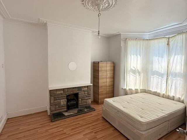 1 bedroom house in Ilford