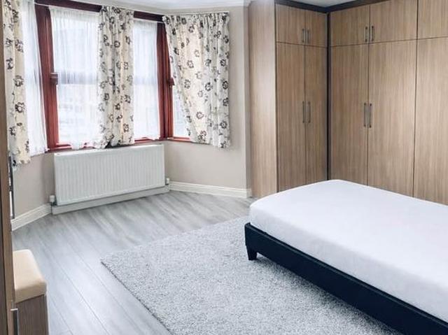 1 bedroom house in Ilford