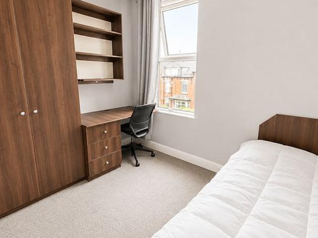 1 bedroom house in Leeds