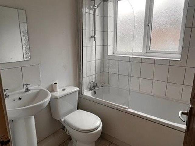 1 bedroom house in Leeds
