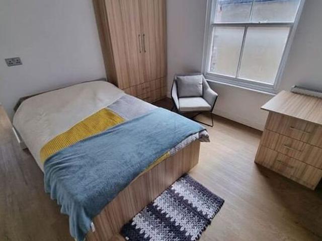 1 bedroom house in Leeds