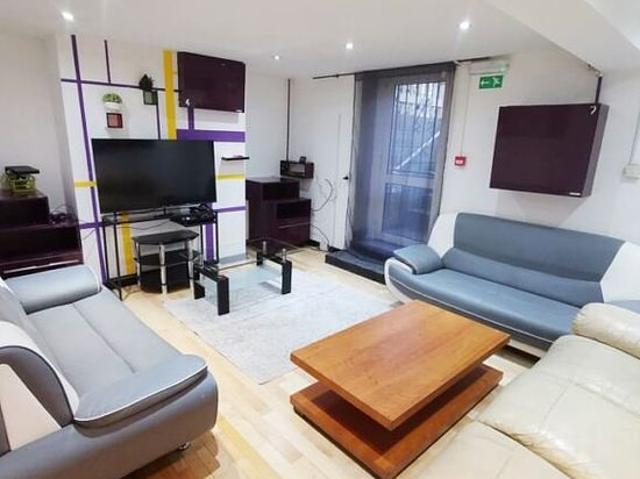 1 bedroom house in Leeds