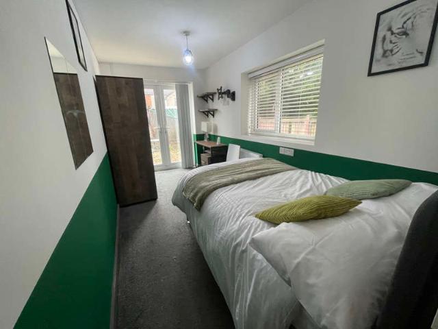 1 Bedroom House Of Multiple Occupation