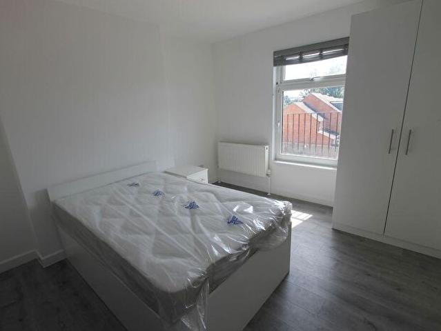 1 Bedroom House Of Multiple Occupation To Rent In Bill Included Ensuite Room Midland Road, Wellingborough, NN8