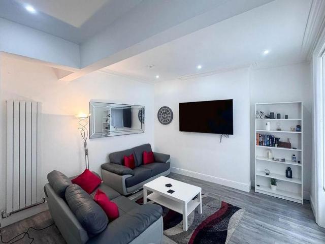 1 bedroom house of multiple occupation to rent