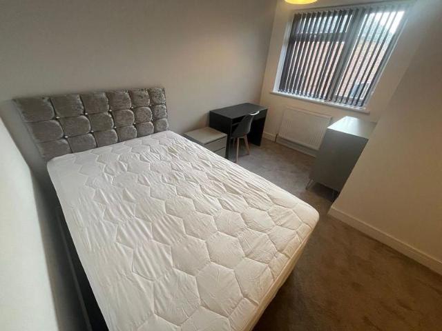 1 bedroom house of multiple occupation to rent
