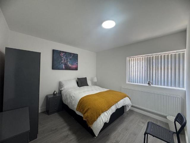1 bedroom house of multiple occupation to rent