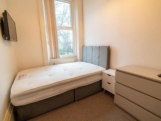 1 bedroom house of multiple occupation to rent
