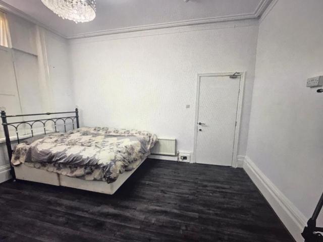 1 bedroom house of multiple occupation to rent