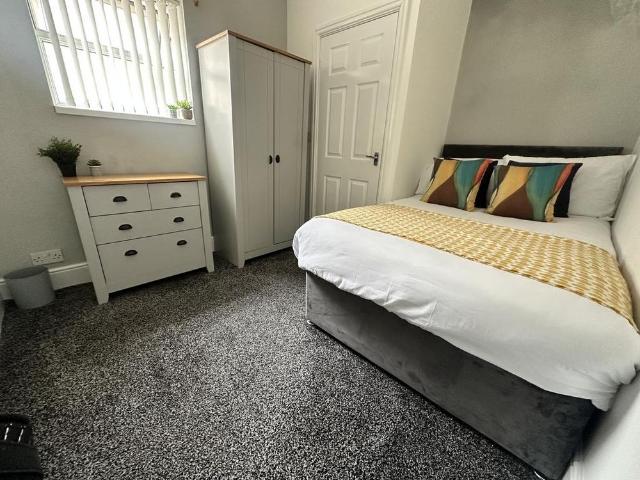 1 bedroom house of multiple occupation to rent
