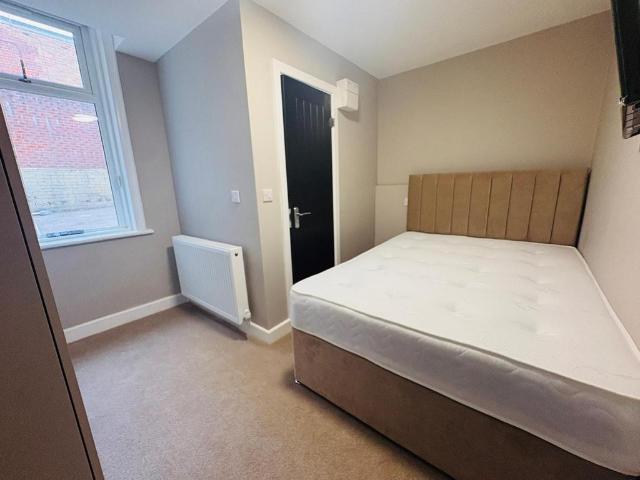 1 bedroom house of multiple occupation to rent