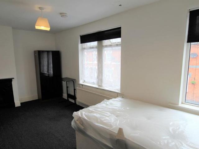 1 bedroom house of multiple occupation to rent