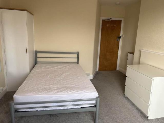 1 bedroom house of multiple occupation to rent