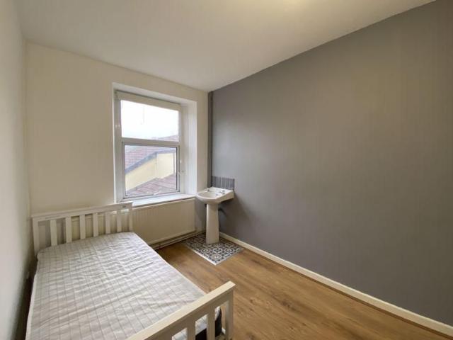 1 bedroom house of multiple occupation to rent