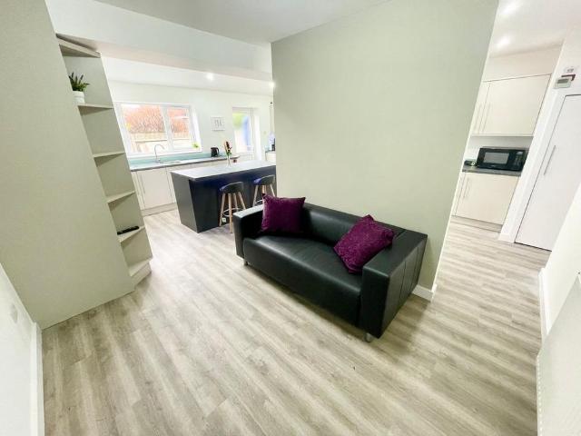 1 bedroom house of multiple occupation to rent
