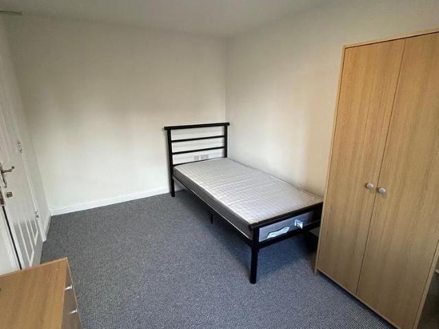 1 bedroom house of multiple occupation to rent