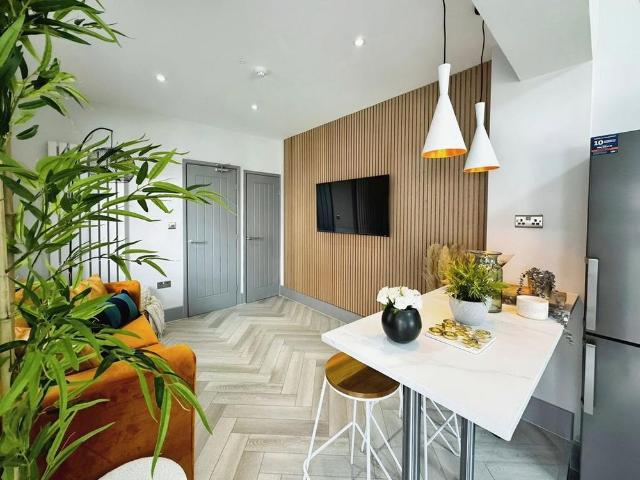 1 bedroom house of multiple occupation to rent