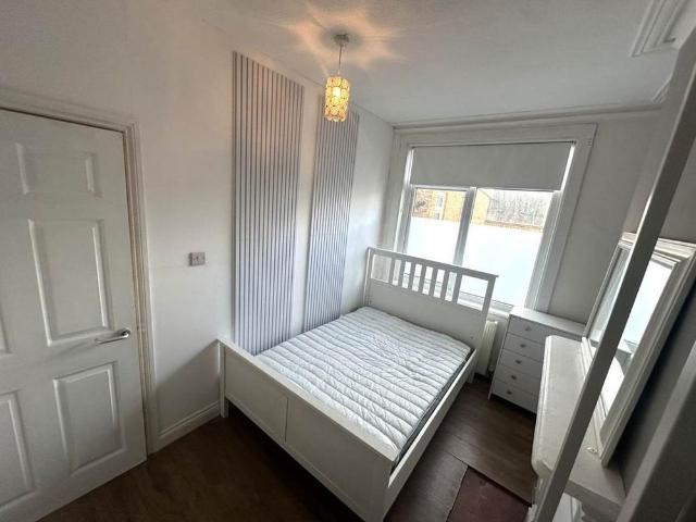 1 bedroom house of multiple occupation to rent