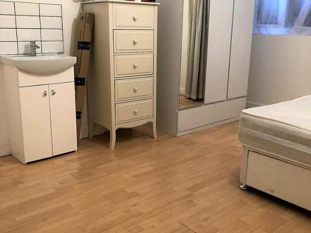 1 bedroom house of multiple occupation to rent