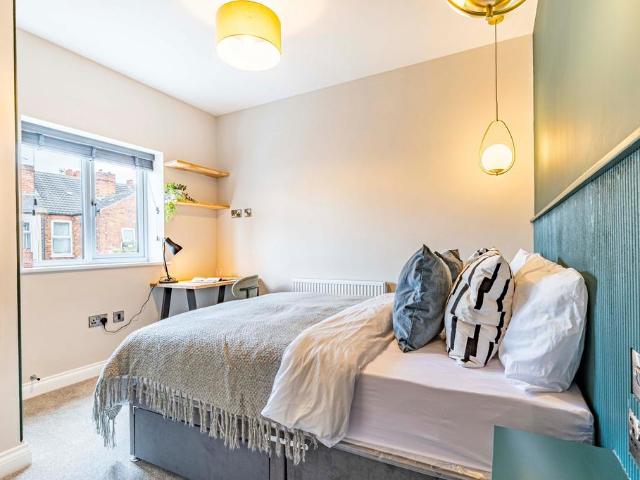 1 bedroom house of multiple occupation to rent