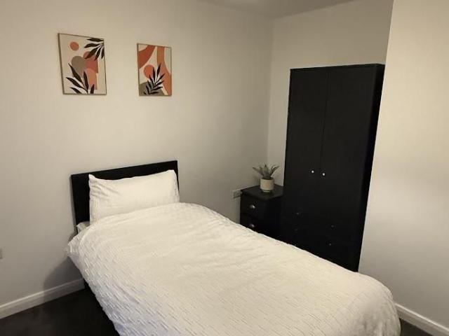 1 bedroom house of multiple occupation to rent