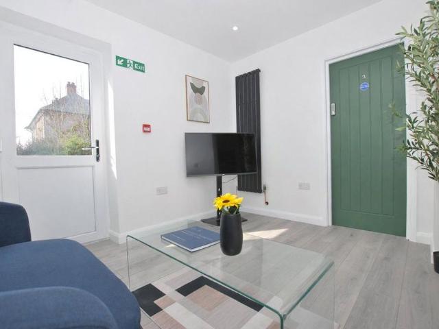 1 bedroom house of multiple occupation to rent