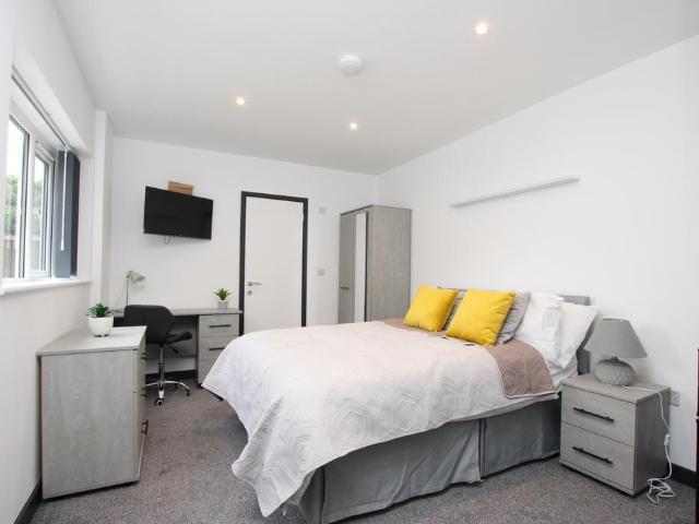 1 bedroom house of multiple occupation to rent