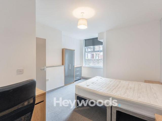 1 bedroom house of multiple occupation to rent