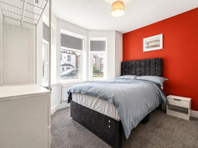 1 bedroom house of multiple occupation to rent
