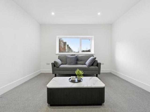 1 bedroom house of multiple occupation to rent