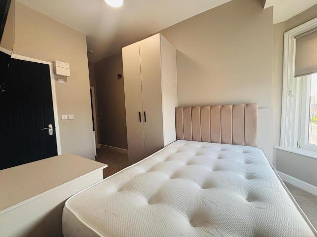 1 bedroom house of multiple occupation to rent