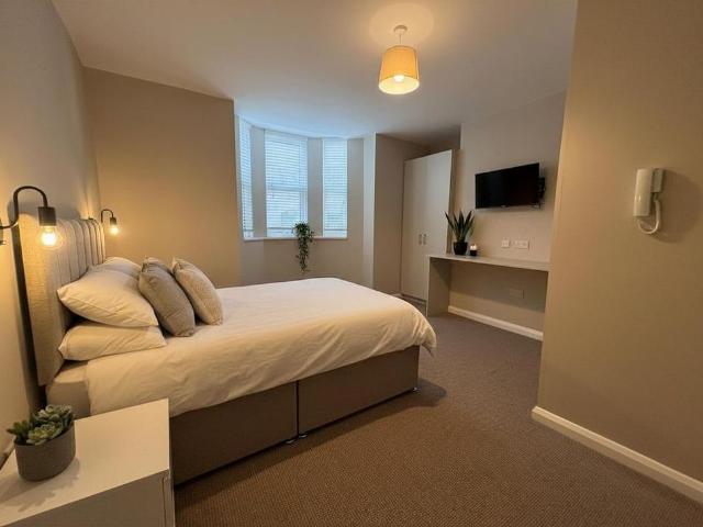 1 bedroom house of multiple occupation to rent