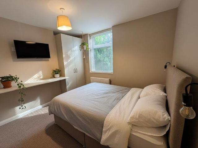 1 bedroom house of multiple occupation to rent