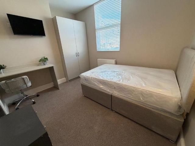 1 bedroom house of multiple occupation to rent