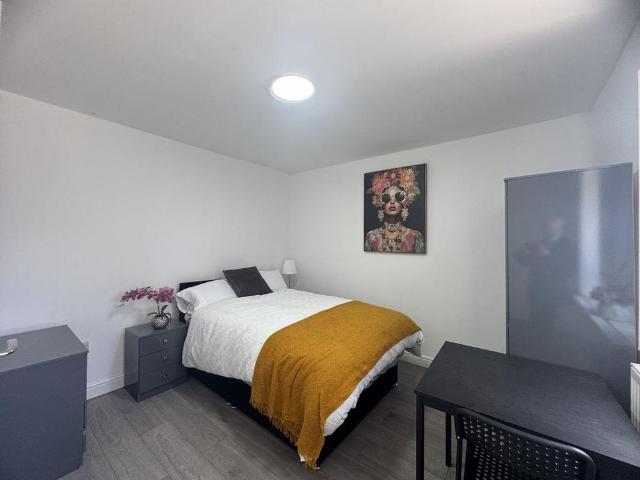 1 bedroom house of multiple occupation to rent