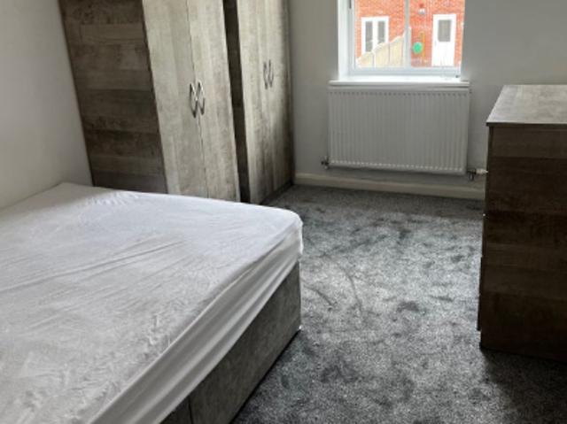1 bedroom house of multiple occupation to rent